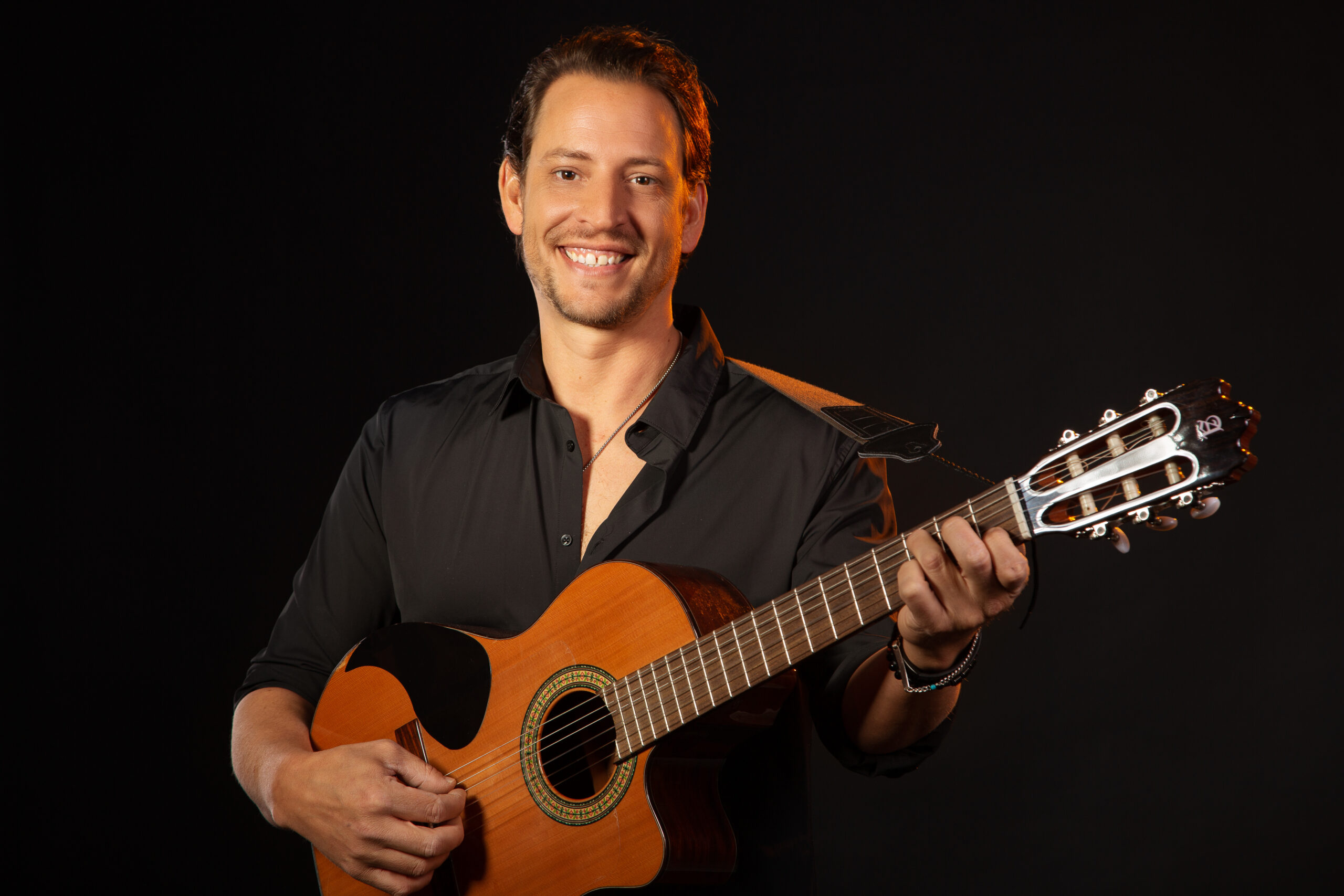 Am 24. März veröffentlicht der spanisch-deutsche Sänger Daniel Munoz ...